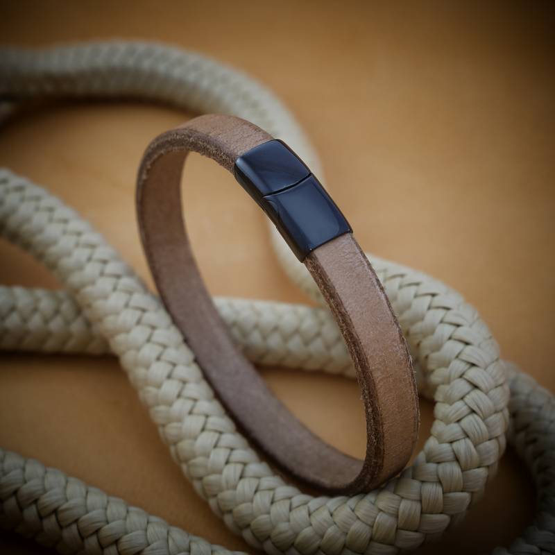 Flat leather for bracelets store